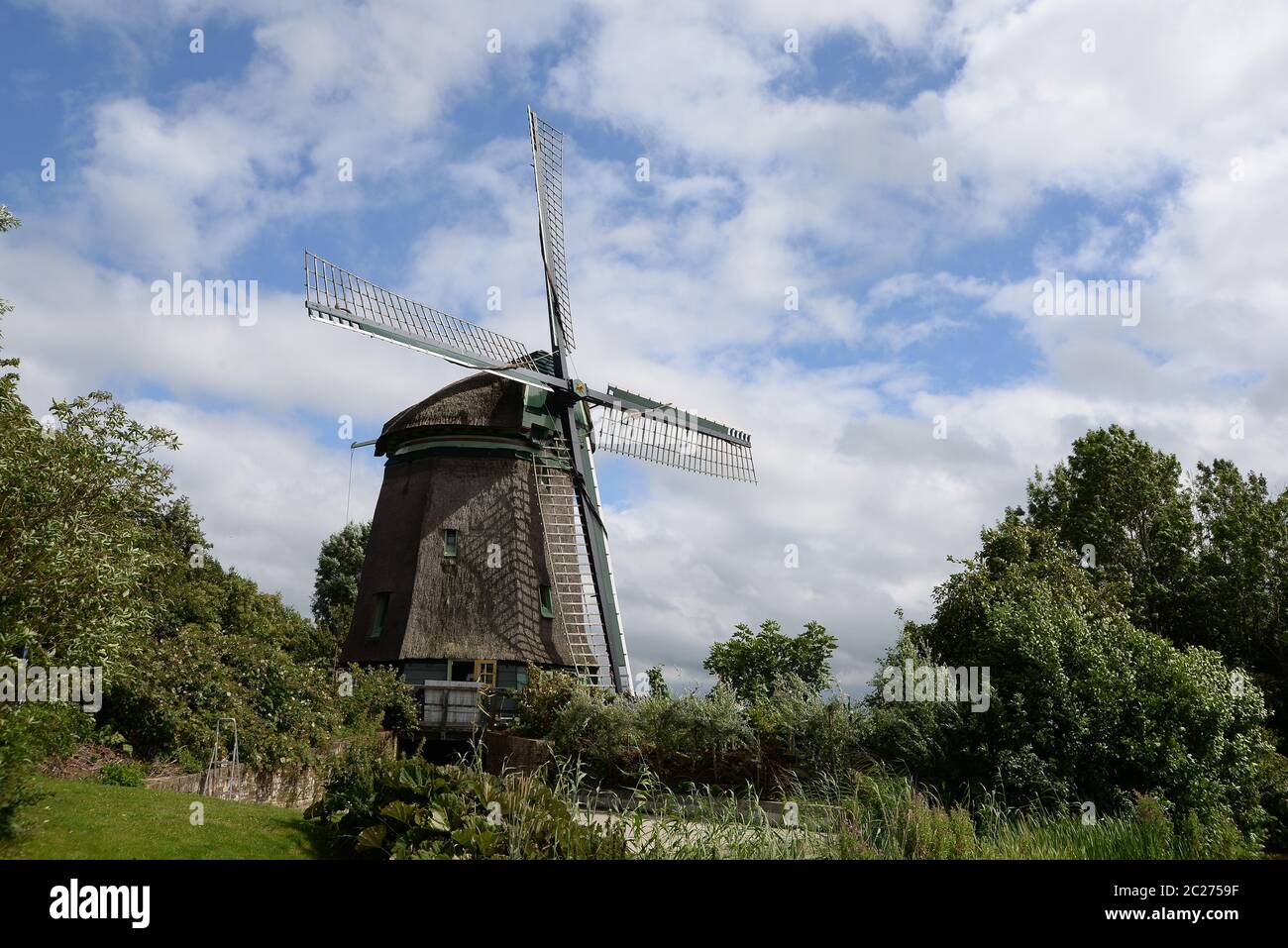 Holland windmill hi-res stock photography and images - Alamy