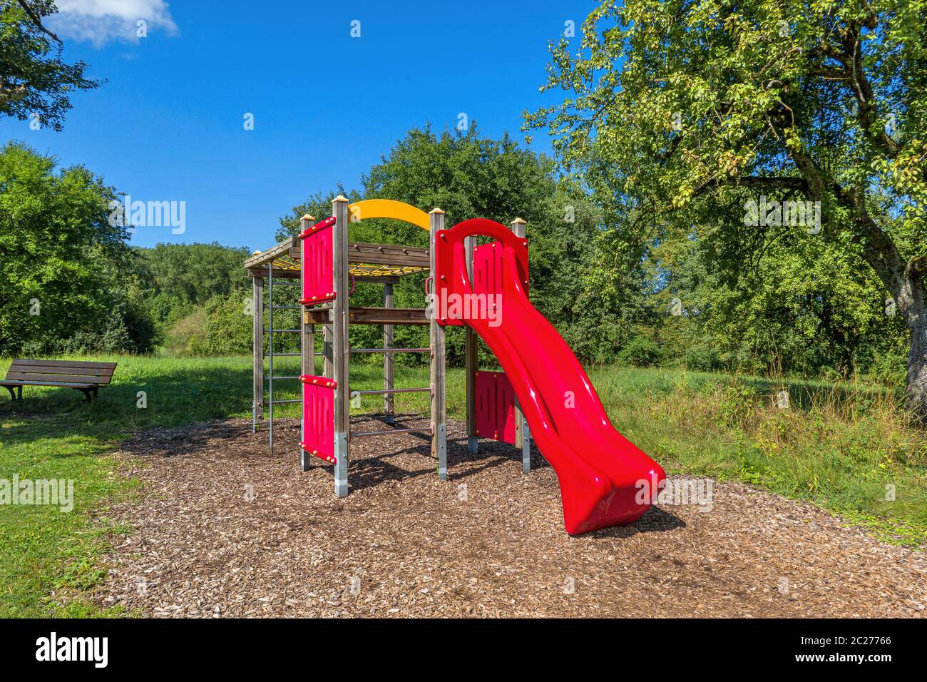 Childrens climbing frame hi-res stock photography and images - Alamy