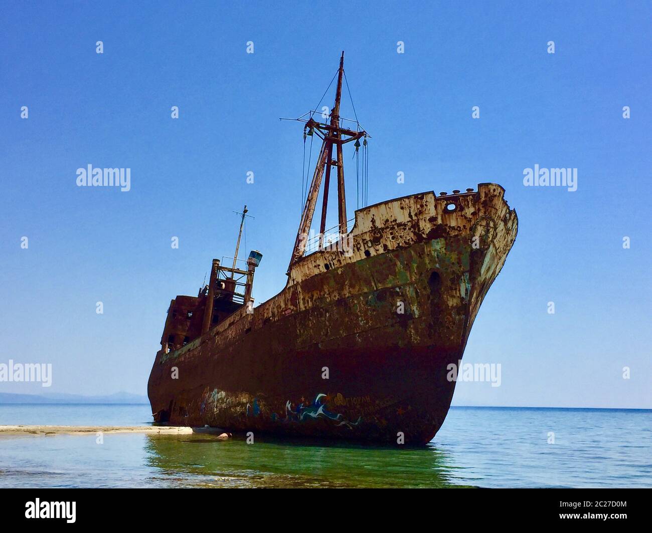 Old ship wreck hi-res stock photography and images - Alamy
