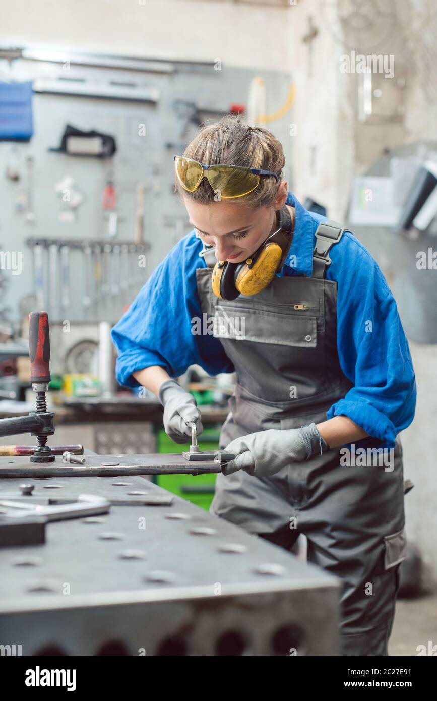 Using clamps hi-res stock photography and images - Alamy