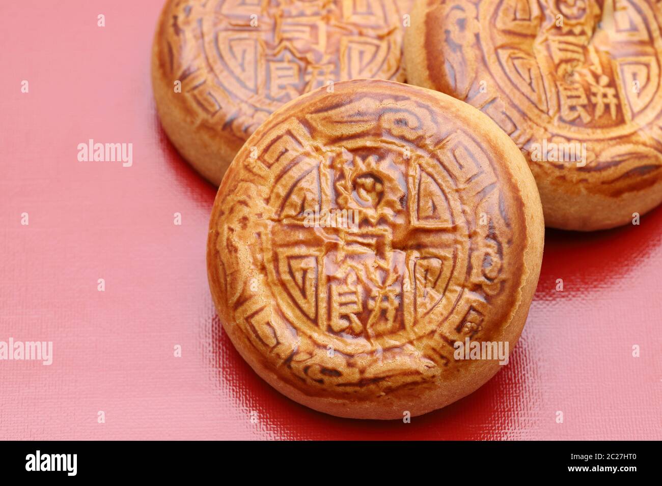 Traditional mooncake for Chinese mid autumn festival Stock Photo - Alamy
