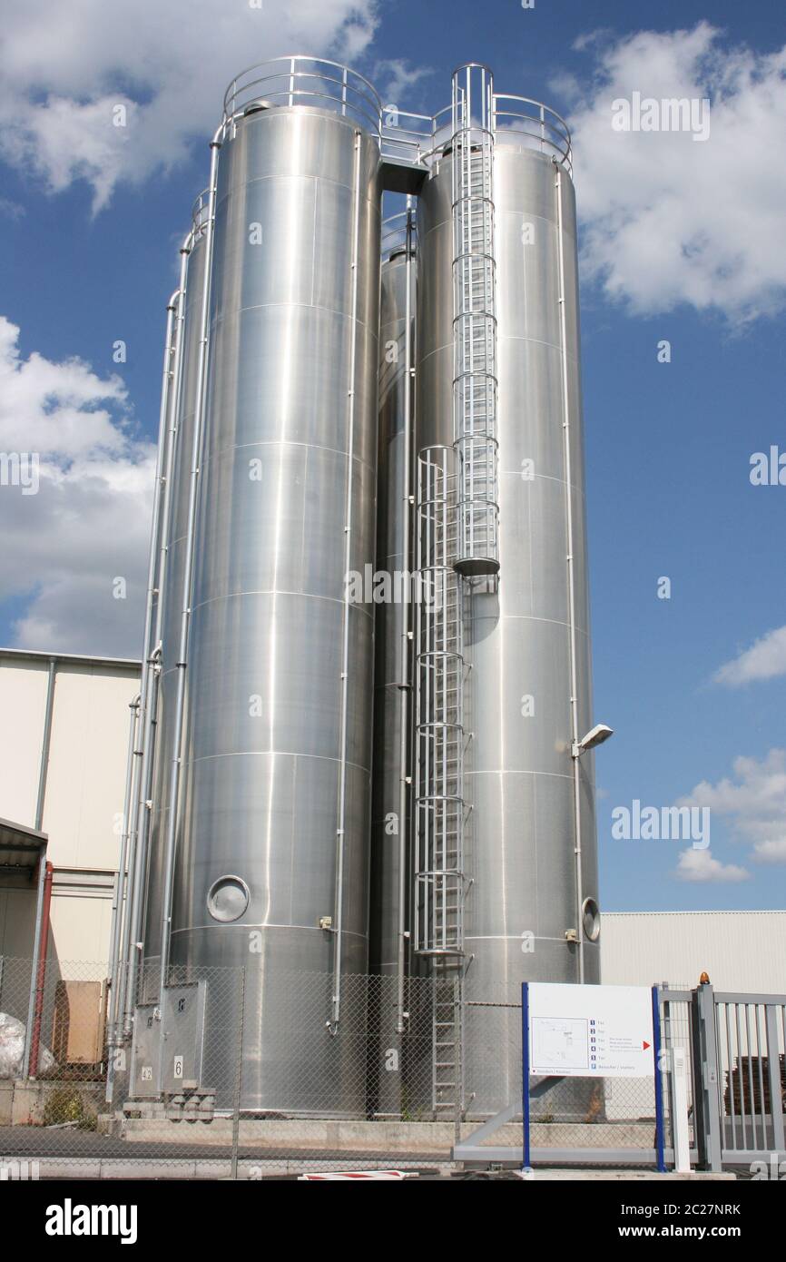 Industrial tanks hi-res stock photography and images - Alamy