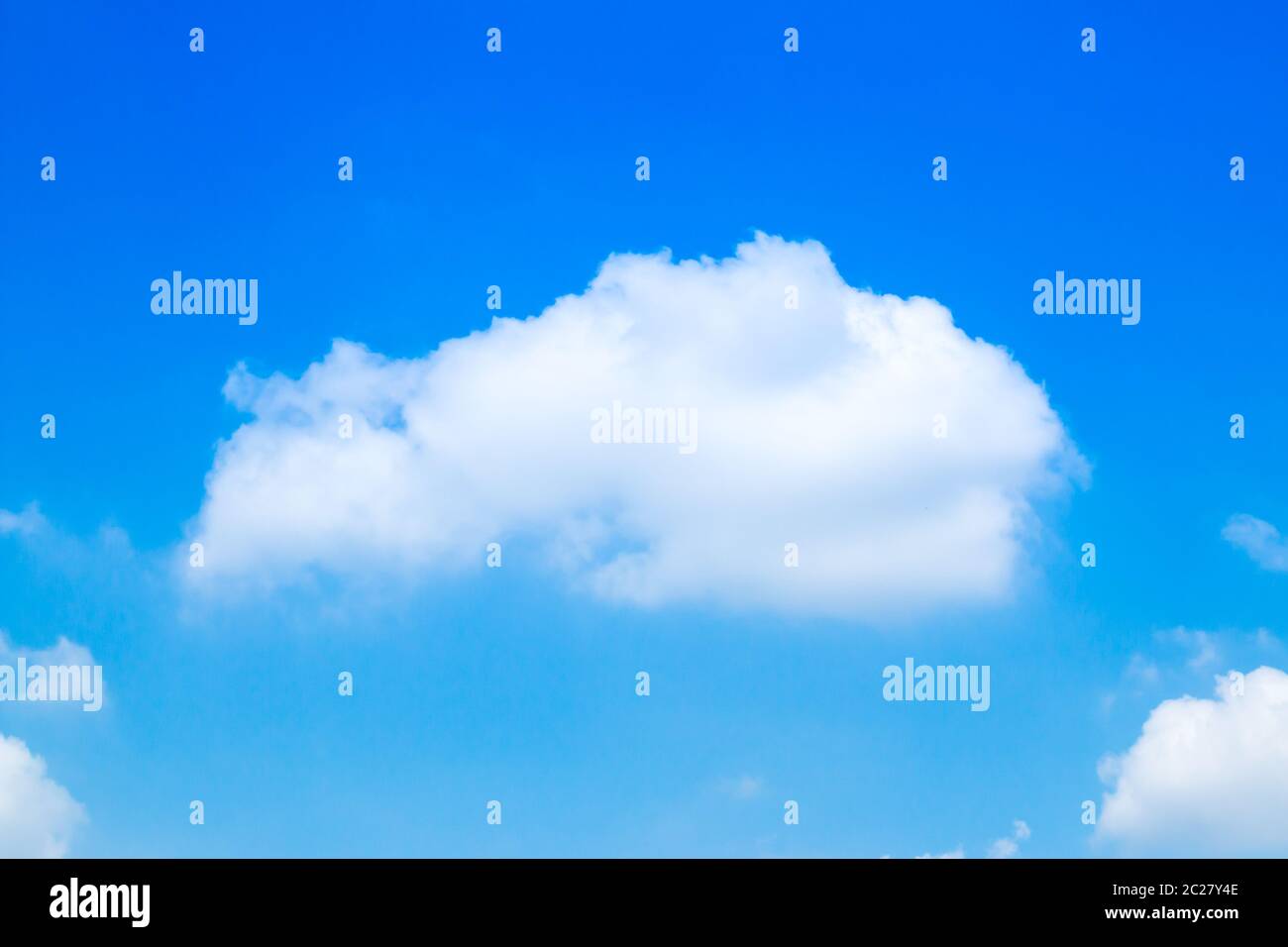 Wispy cloud pattern hi-res stock photography and images - Alamy
