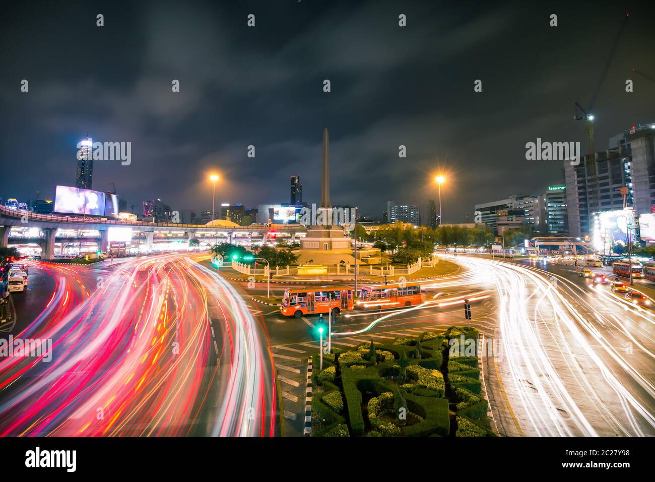 Bangkok victory monument ancient hi-res stock photography and images ...