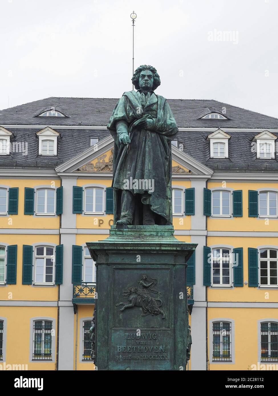 Beethoven Denkmal (unveiled 1845) bronze statue in Bonn, Germany Stock ...