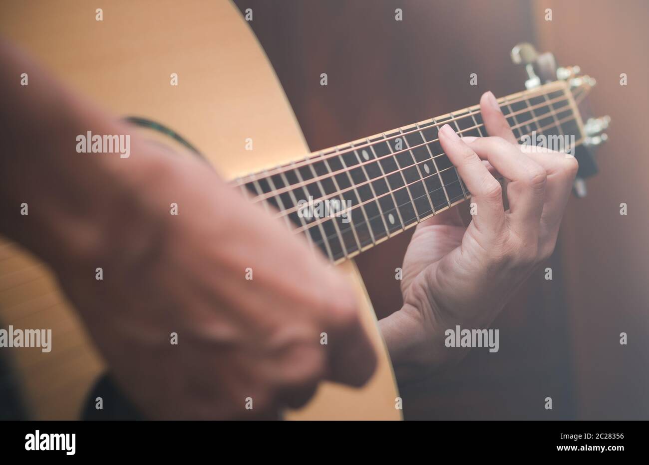 Musician store hi-res stock photography and images - Alamy