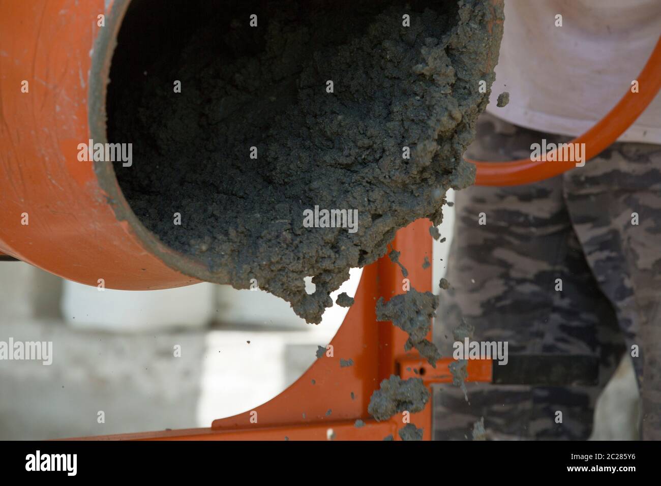 Cement legs hi-res stock photography and images - Alamy