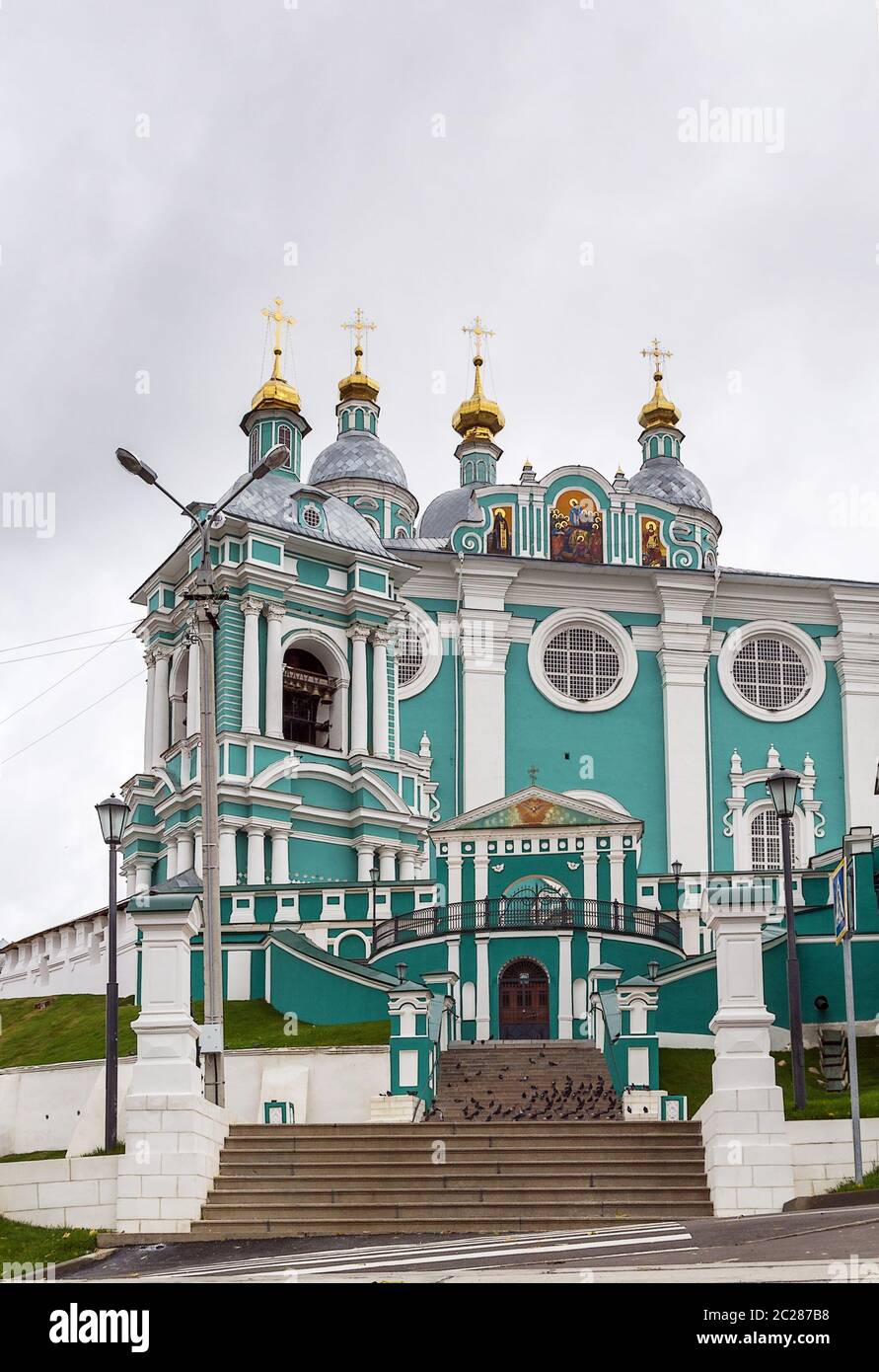 Smolensk cathedral hi-res stock photography and images - Alamy