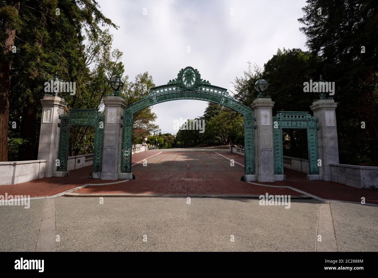 Uc berkeley gate hi-res stock photography and images - Alamy