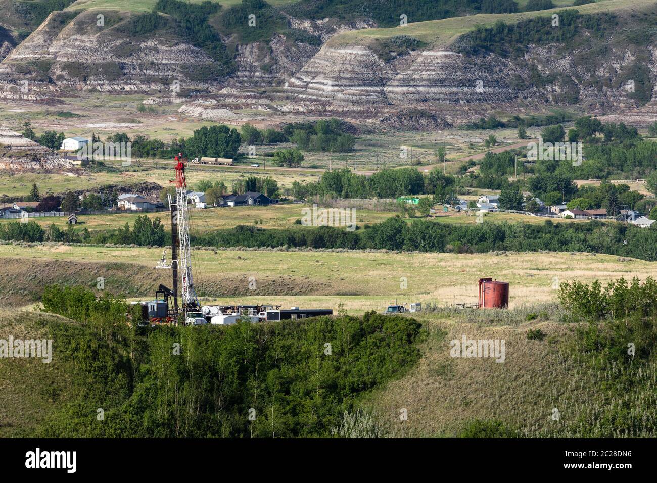 Oil drilling in alberta hi-res stock photography and images - Alamy