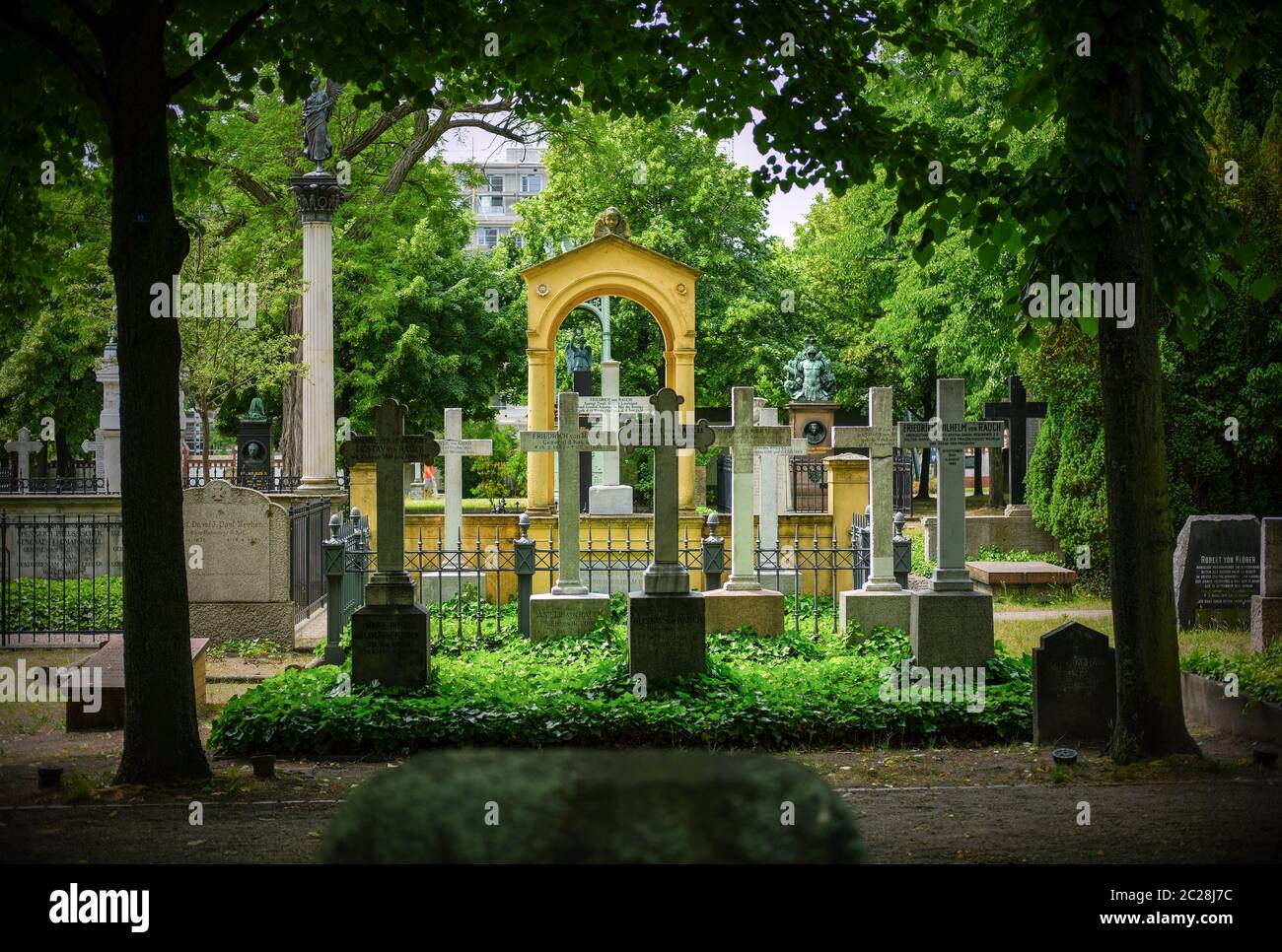 Invalids' cemetery hi-res stock photography and images - Alamy