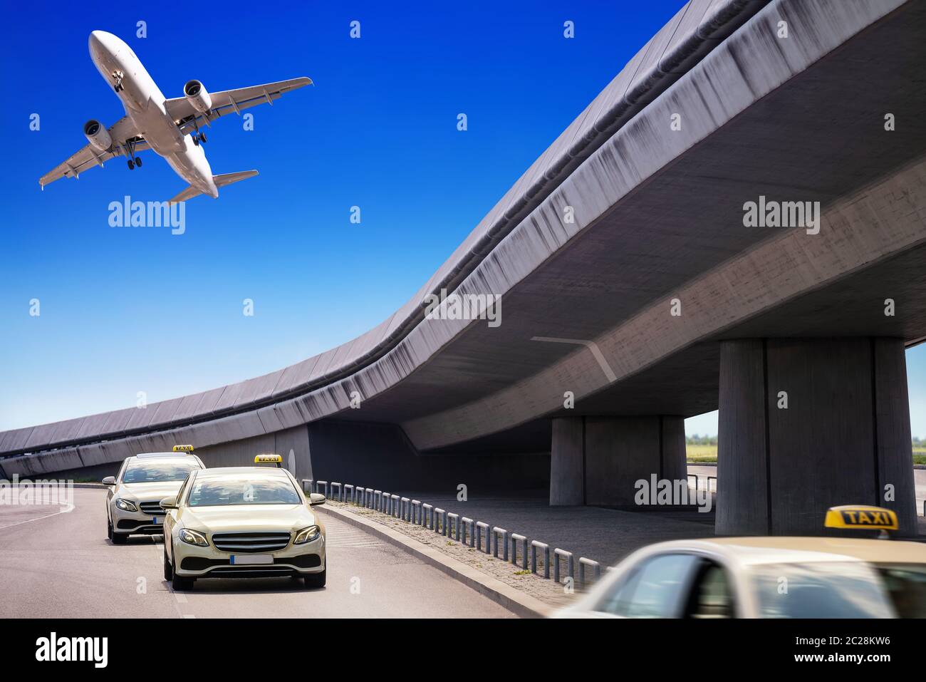 Airport taxi cab hi-res stock photography and images - Alamy