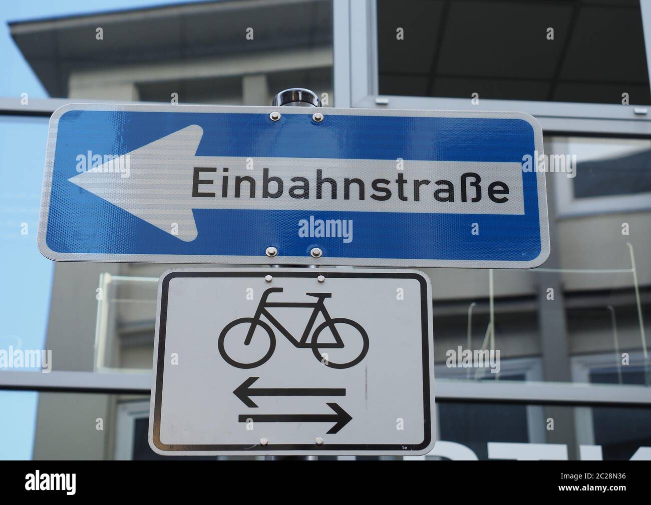 Einbahnstraße hi-res stock photography and images - Alamy