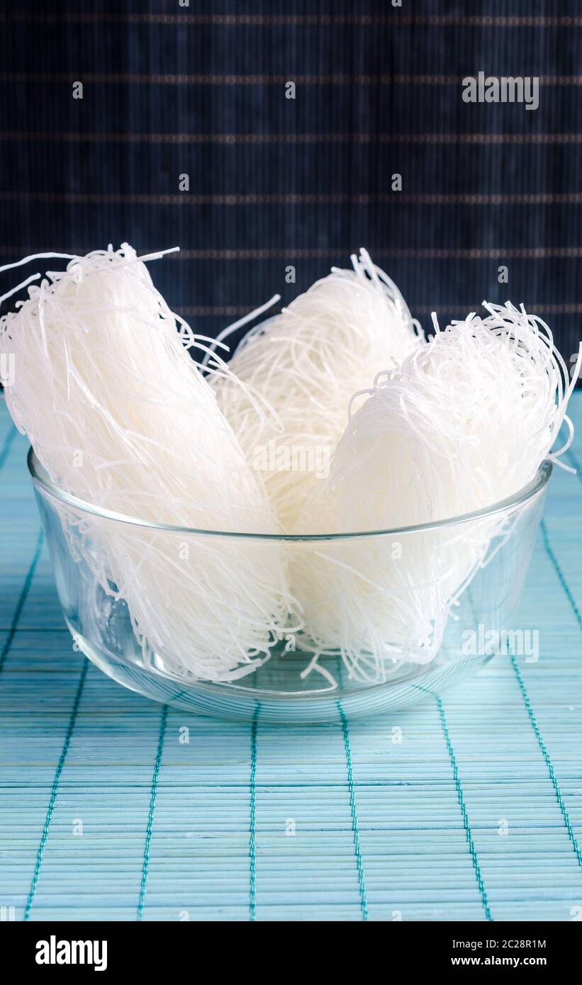 Cellophane noodles hi-res stock photography and images - Alamy