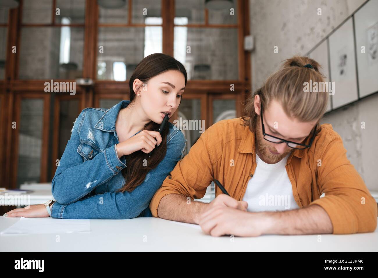 Classmate pen hi-res stock photography and images - Alamy