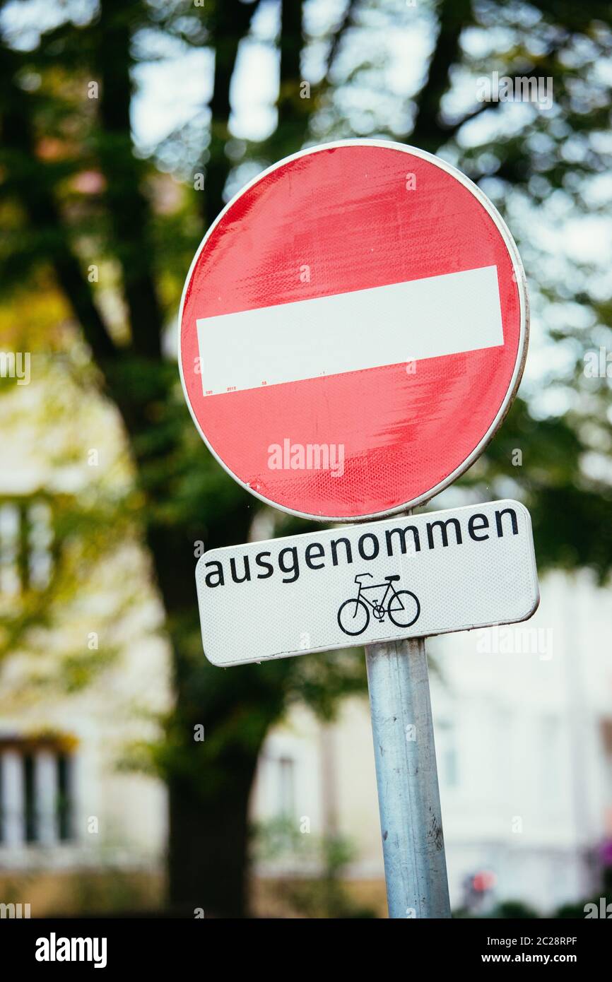 Street sign: cycle path Stock Photo - Alamy