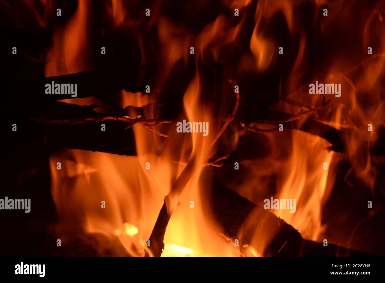 Crackling Wood Fire High Resolution Stock Photography and Images - Alamy