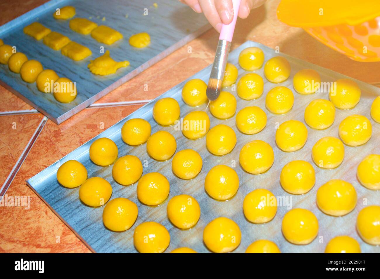 the process of making homemade nastar cakes for family events and ...