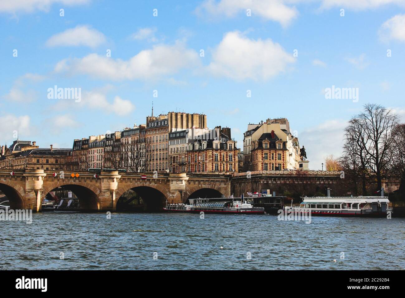 Brige over river hi-res stock photography and images - Alamy