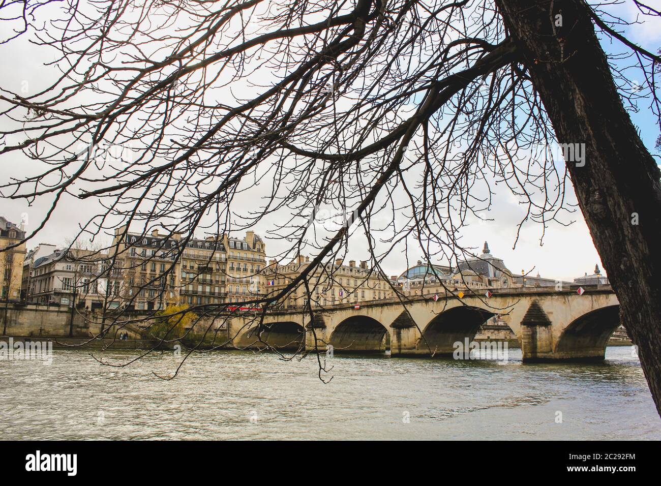 Bridge over the seine river hi-res stock photography and images - Alamy