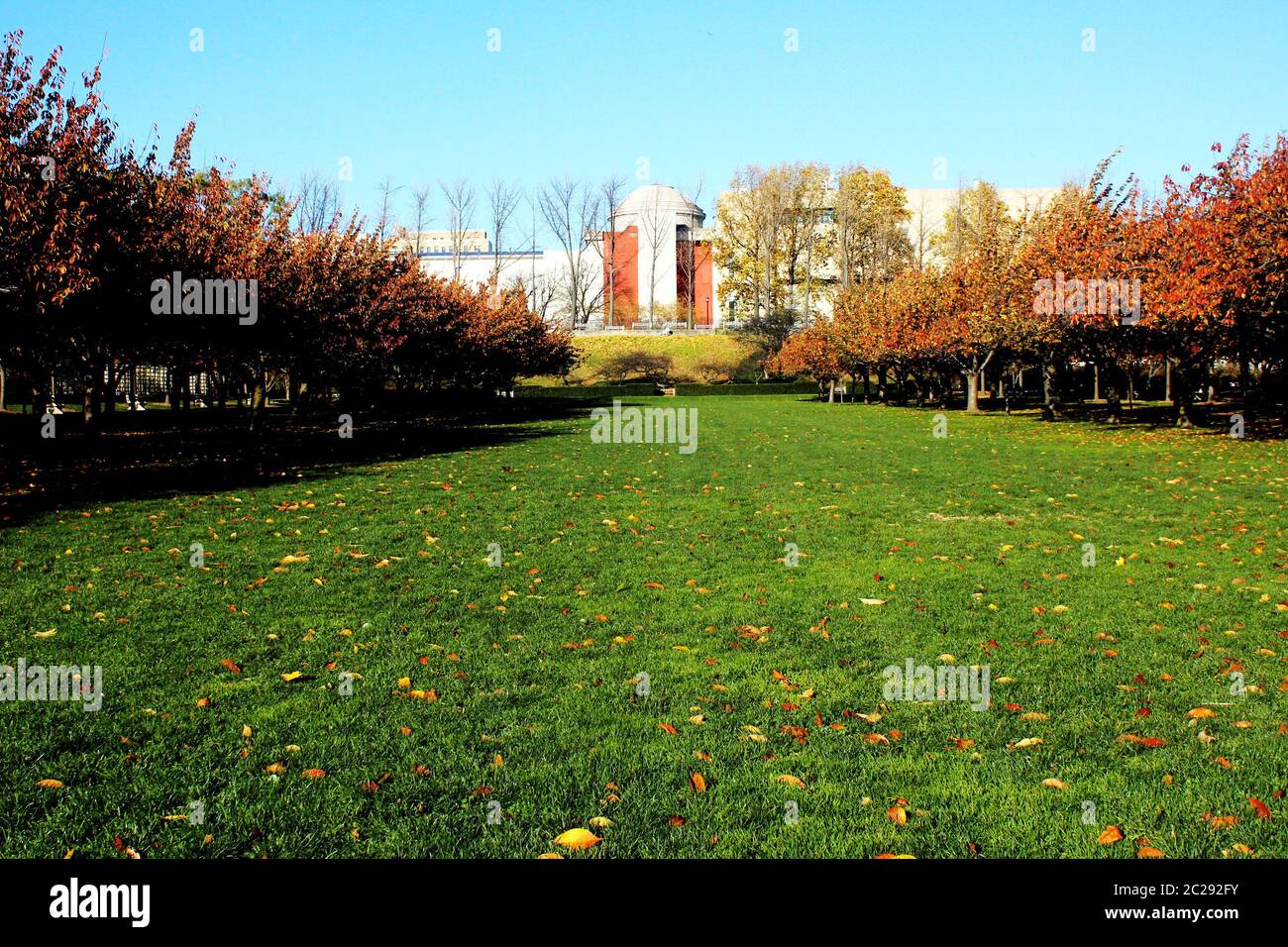 Brooklyn botanic garden building hi-res stock photography and images ...