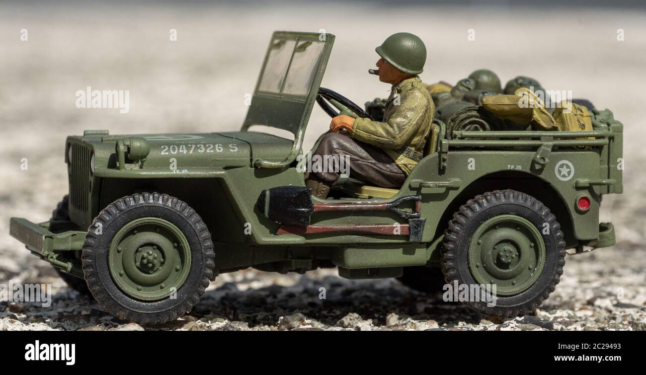 Scale jeep hi-res stock photography and images - Alamy