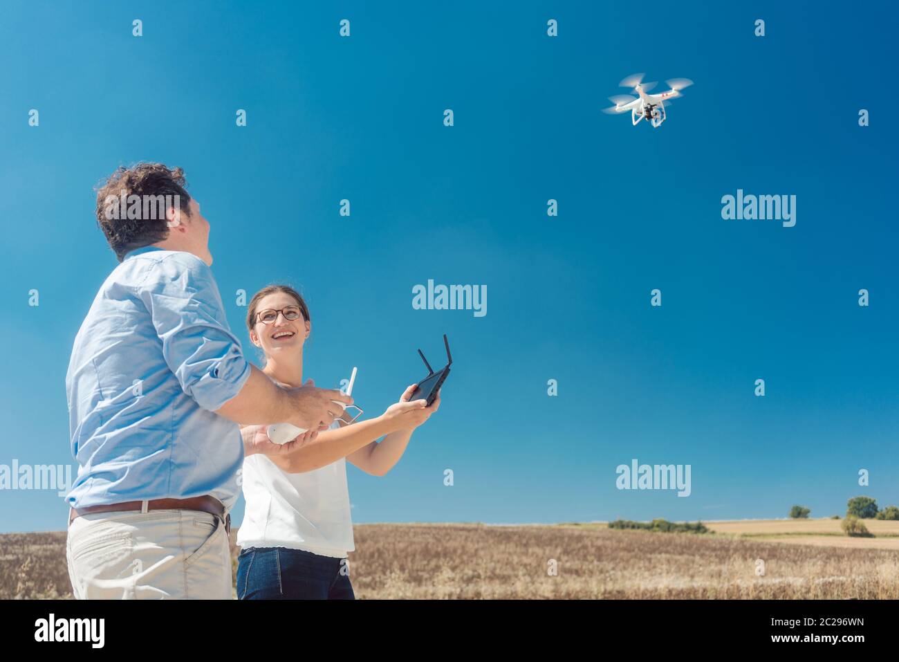 Filming crew camera drone hi-res stock photography and images - Alamy