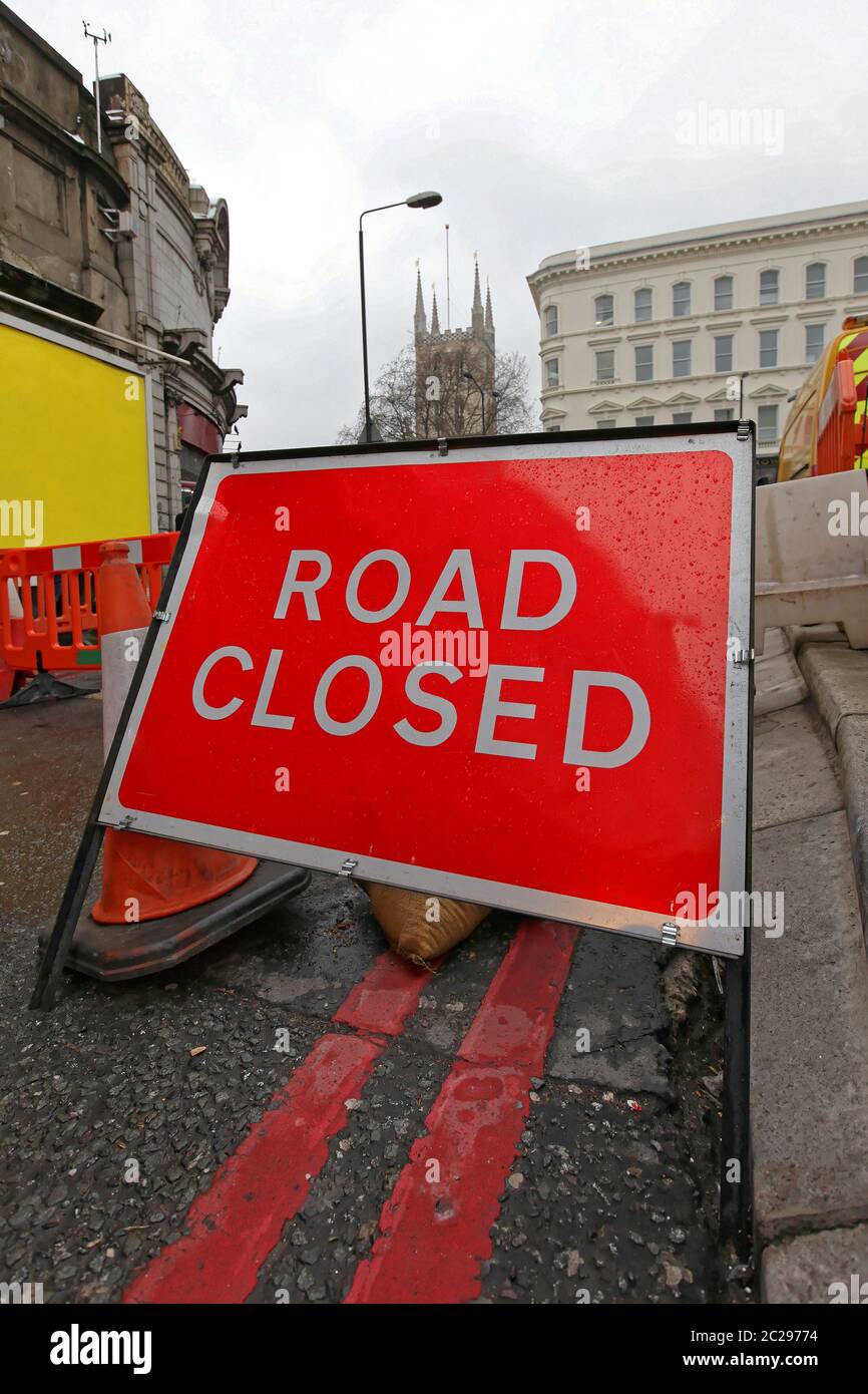 Road ahead closed sign board hi-res stock photography and images - Alamy