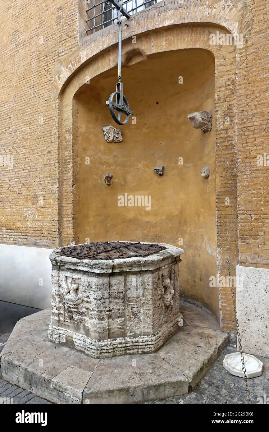 Medieval Water Well With Pulley in Rome Italy Stock Photo - Alamy