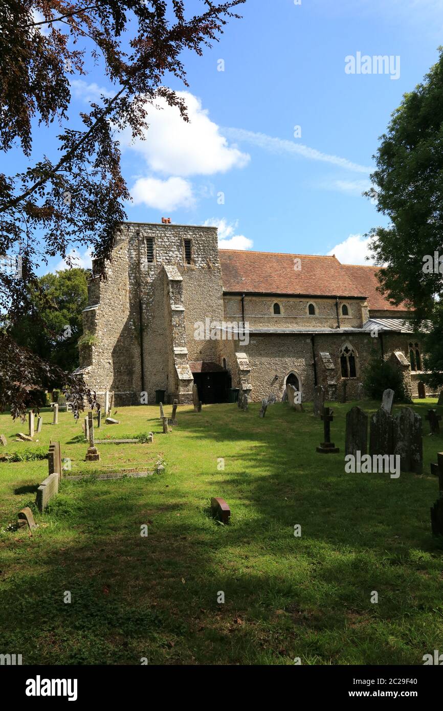 St Mary the Blessed Virgin church and graveyard at East Brabourne ...