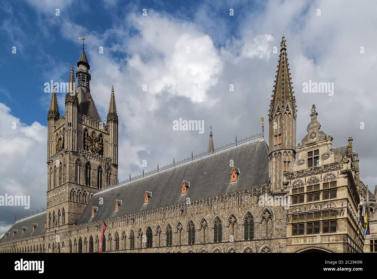 Town hall ypres hi-res stock photography and images - Alamy