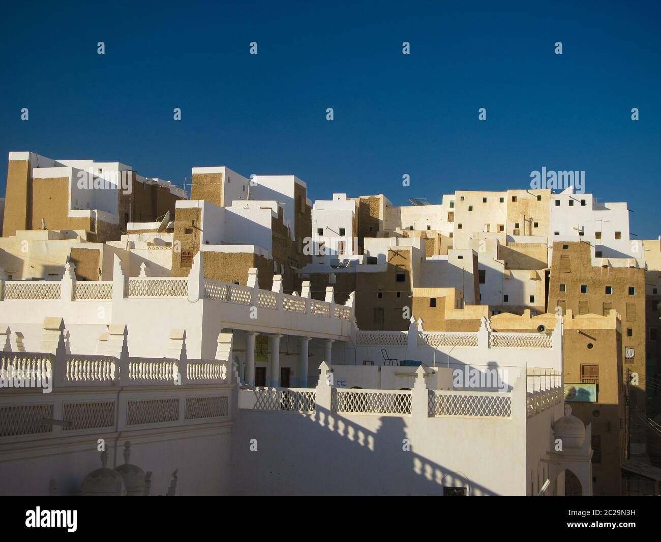 Panorama of Shibam mud skyscrapers at Hadhramaut, Yemen Stock Photo - Alamy