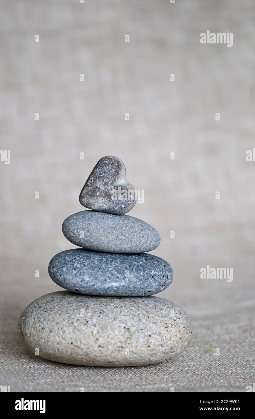 Stone shaped like heart hi-res stock photography and images - Alamy