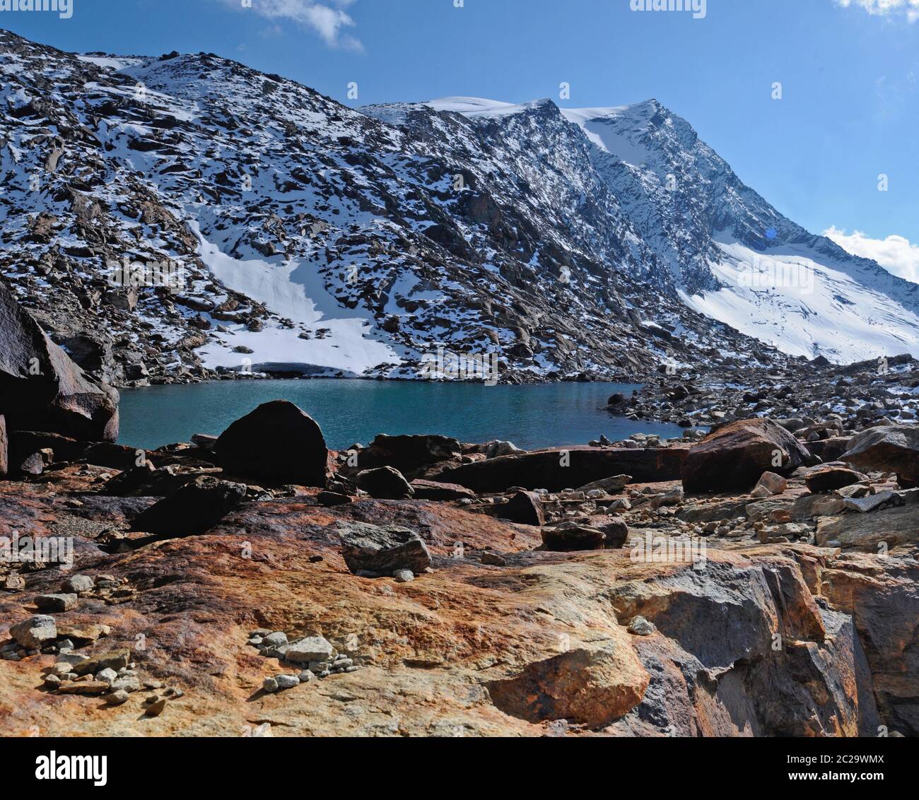 High mountain range hi-res stock photography and images - Alamy