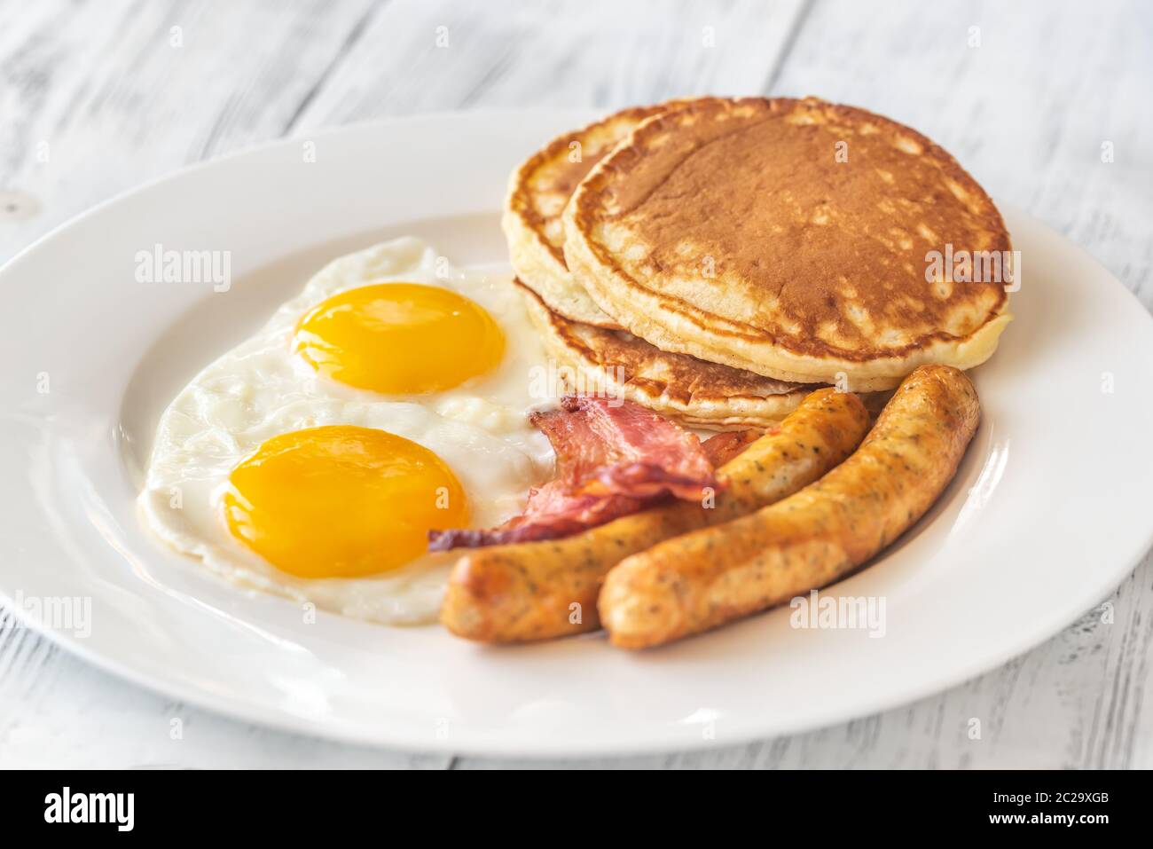 Portion of traditional American breakfast Stock Photo - Alamy