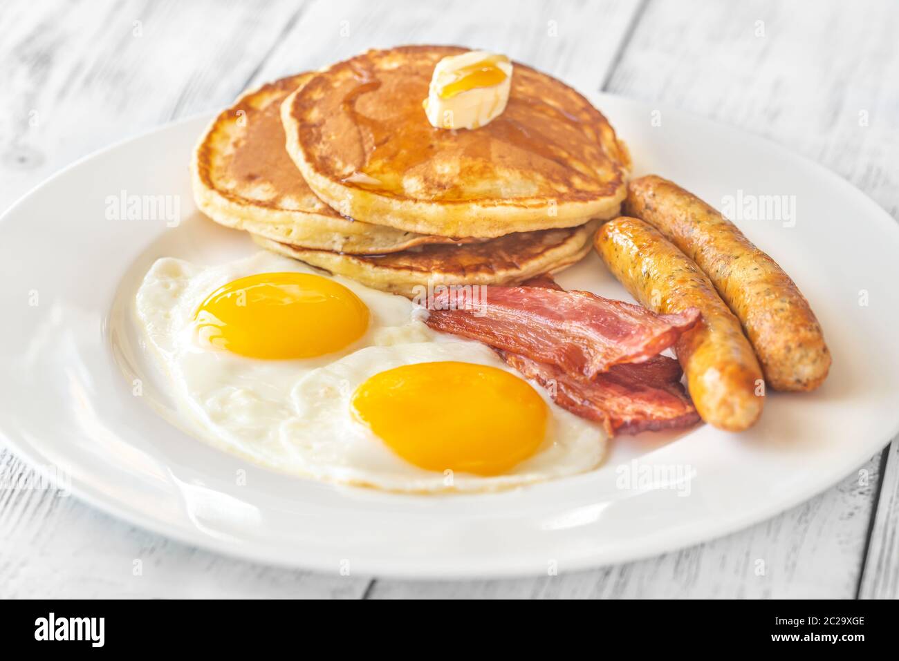 Portion of traditional American breakfast Stock Photo - Alamy