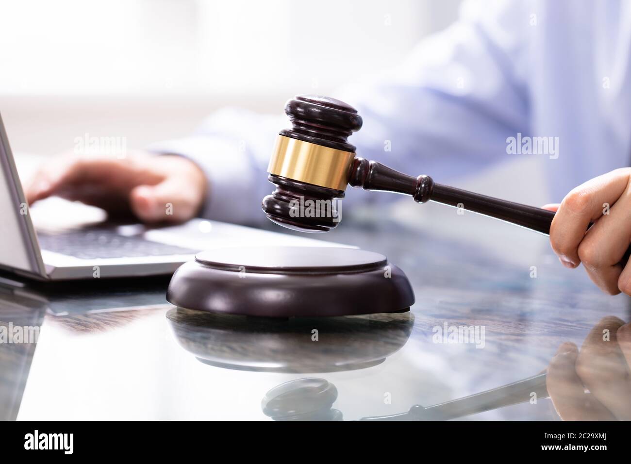Courtroom victory hi-res stock photography and images - Alamy