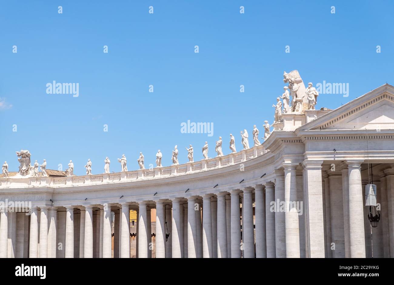 Doric colonnades hi-res stock photography and images - Alamy