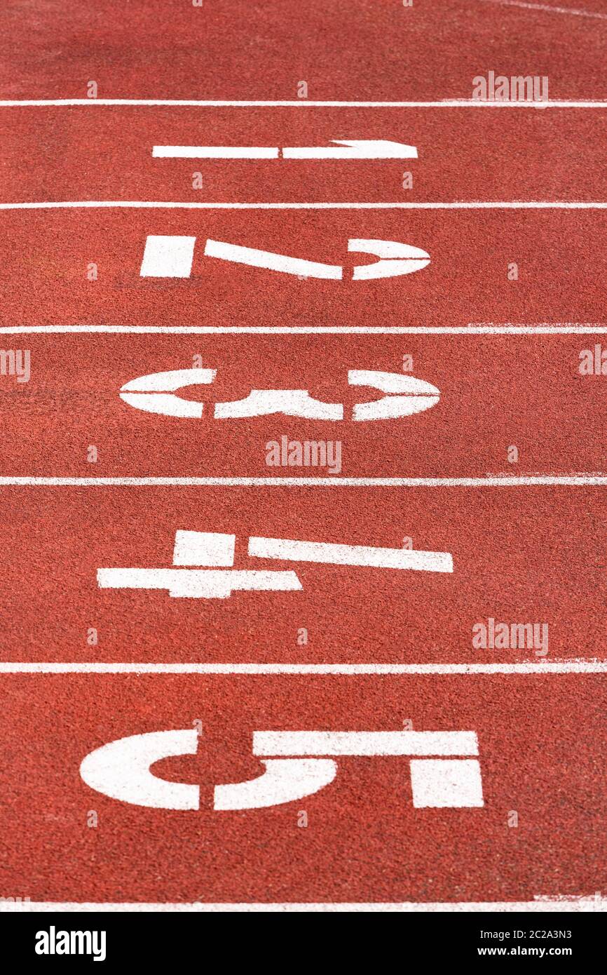 numbers one to five on the tracks in stadium Stock Photo - Alamy