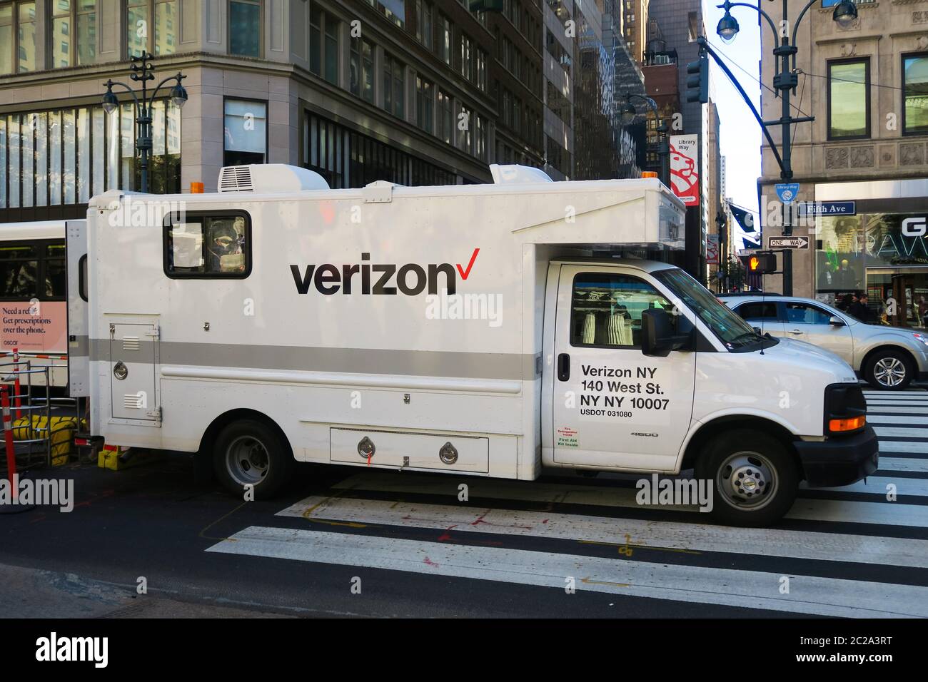Verizon truck in New York Stock Photo - Alamy