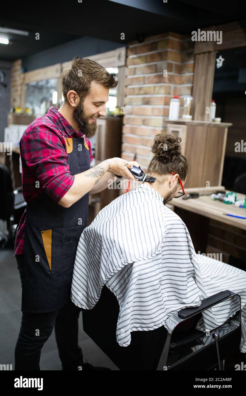 Man getting haircut hi-res stock photography and images - Alamy