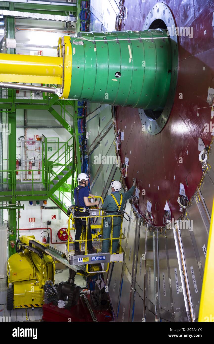 Cern hadron collider hi-res stock photography and images - Alamy