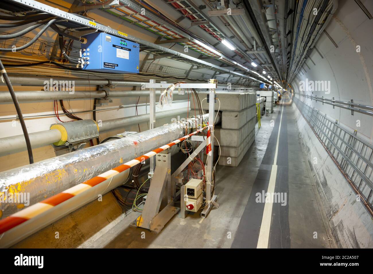 Cern hadron collider hi-res stock photography and images - Alamy