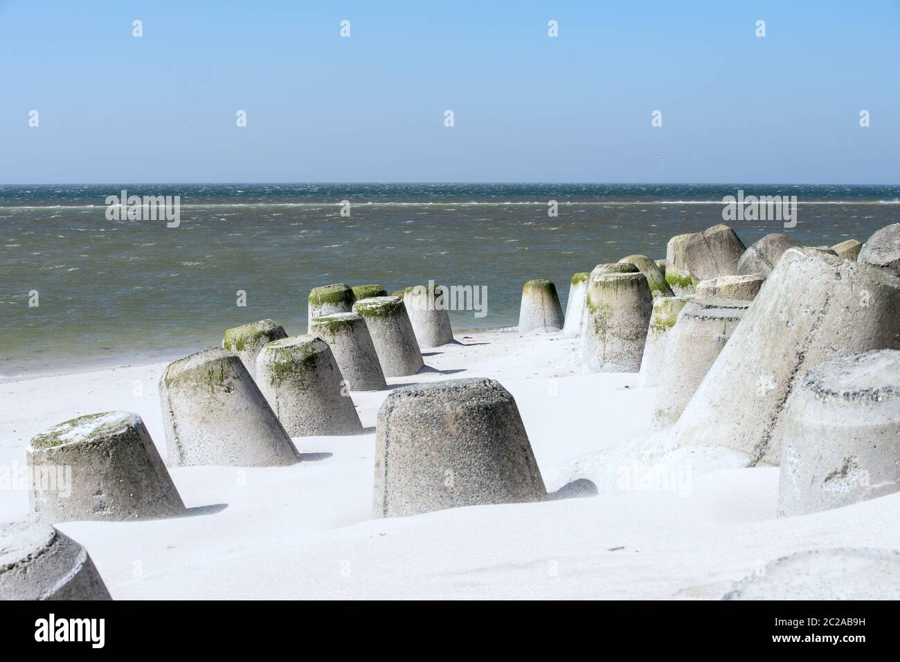 Offshore breakwater hi-res stock photography and images - Alamy