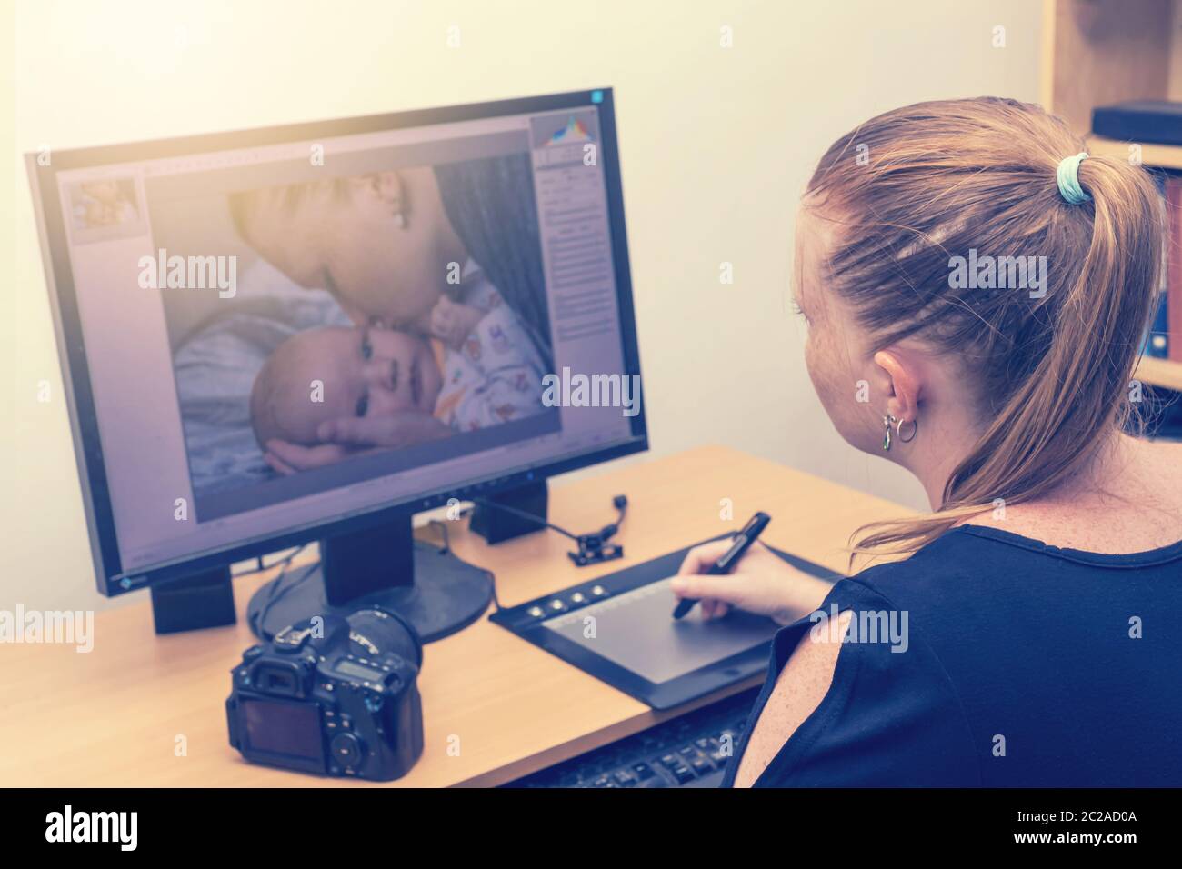 Kissing monitor hi-res stock photography and images - Alamy