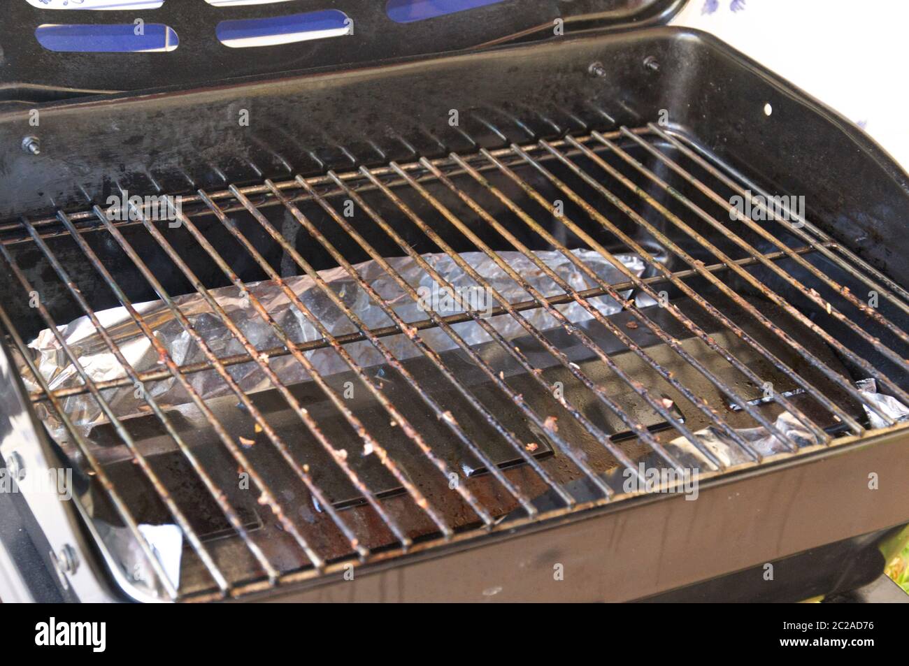 an empty gasgrill Stock Photo - Alamy