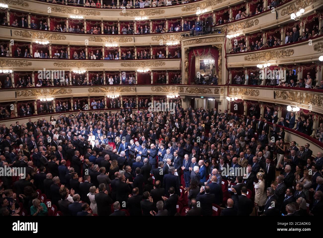 La scala milan interior hi-res stock photography and images - Alamy