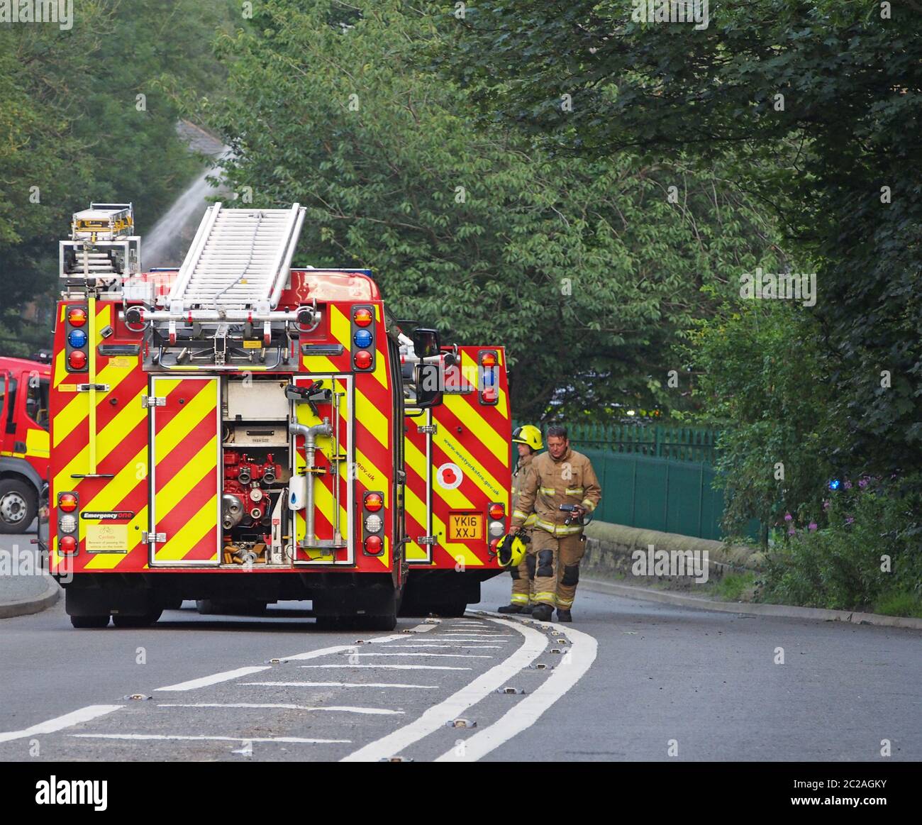 Uk fire engines hi-res stock photography and images - Alamy