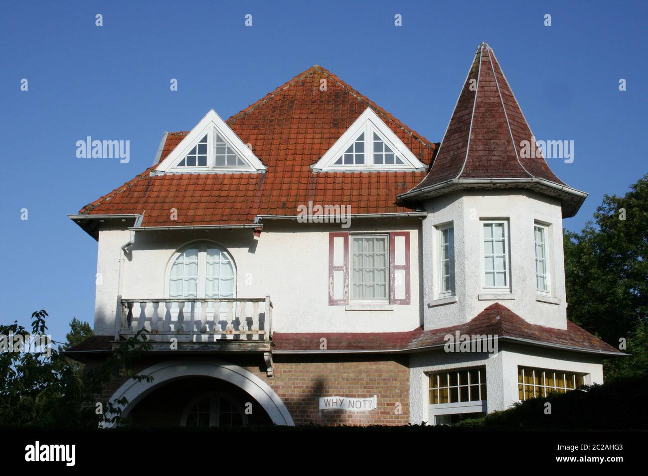 Facade windows oriel balcony hi-res stock photography and images - Alamy