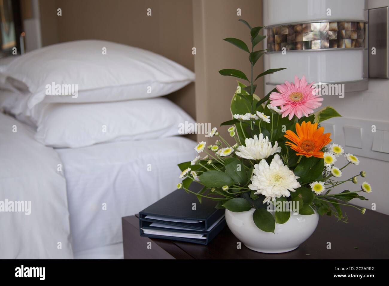 Luxury hotel room flowers hi-res stock photography and images - Alamy